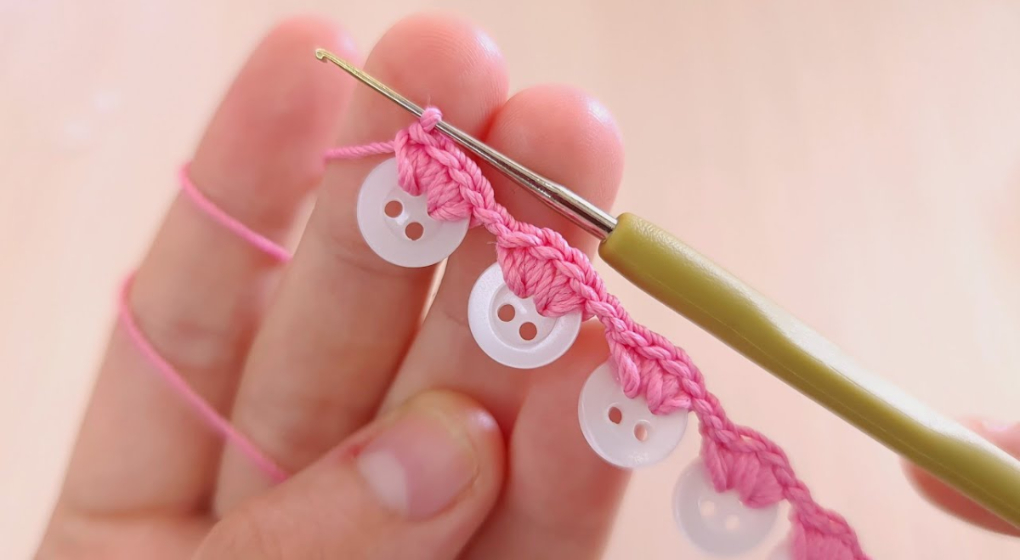 Crochet Summer Buttons Bracelet - ilove-crochet