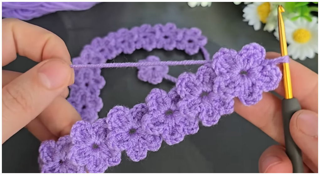 Beautiful Flower Headband Crochet Pattern - ilove-crochet